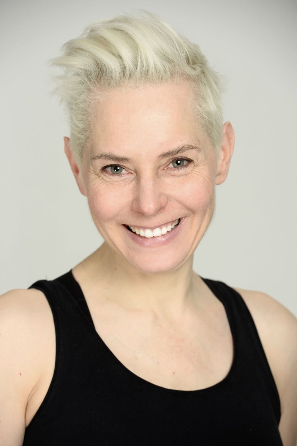 Nadia Tolstoy - Come to Finland